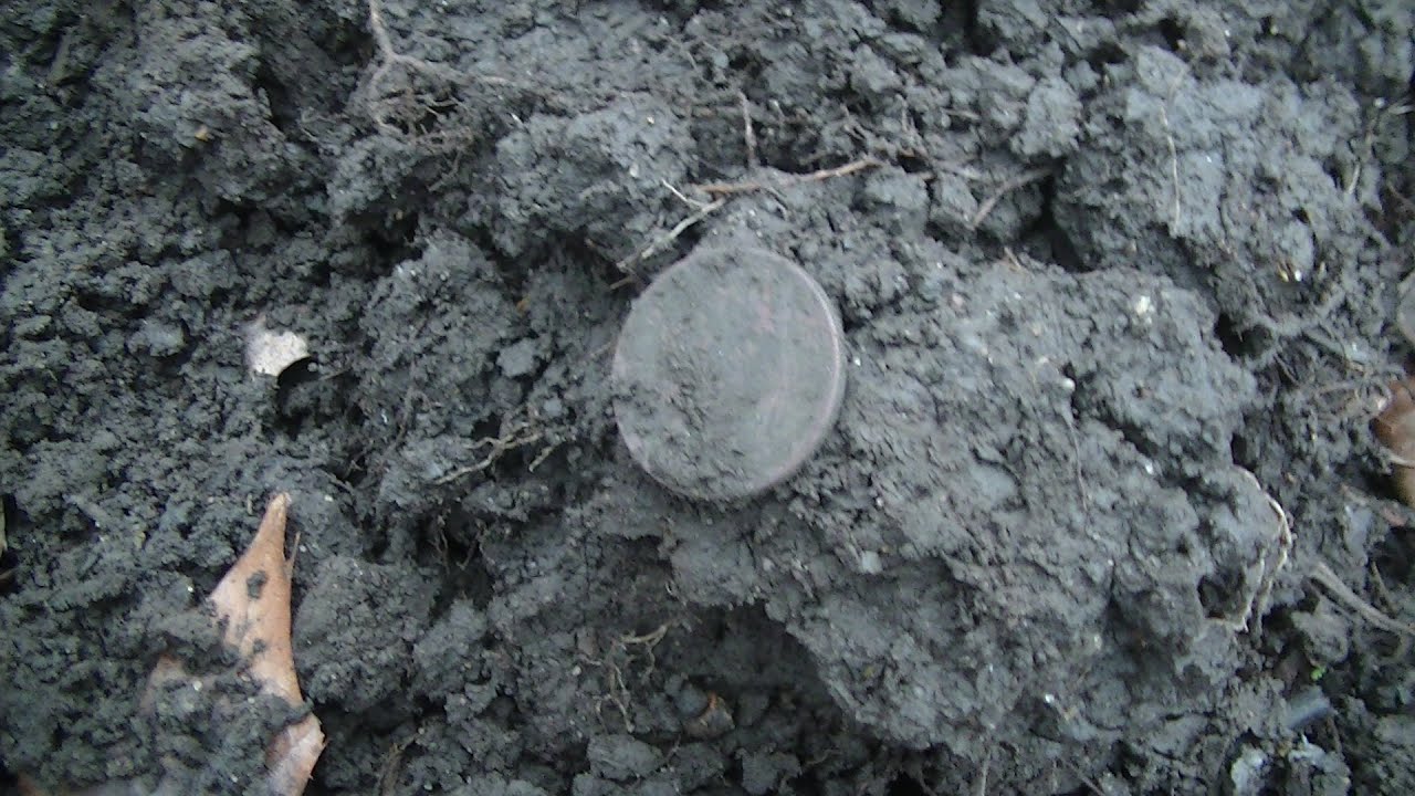 Metal Detecting Old Field Site And Long Forgotten Park - YouTube