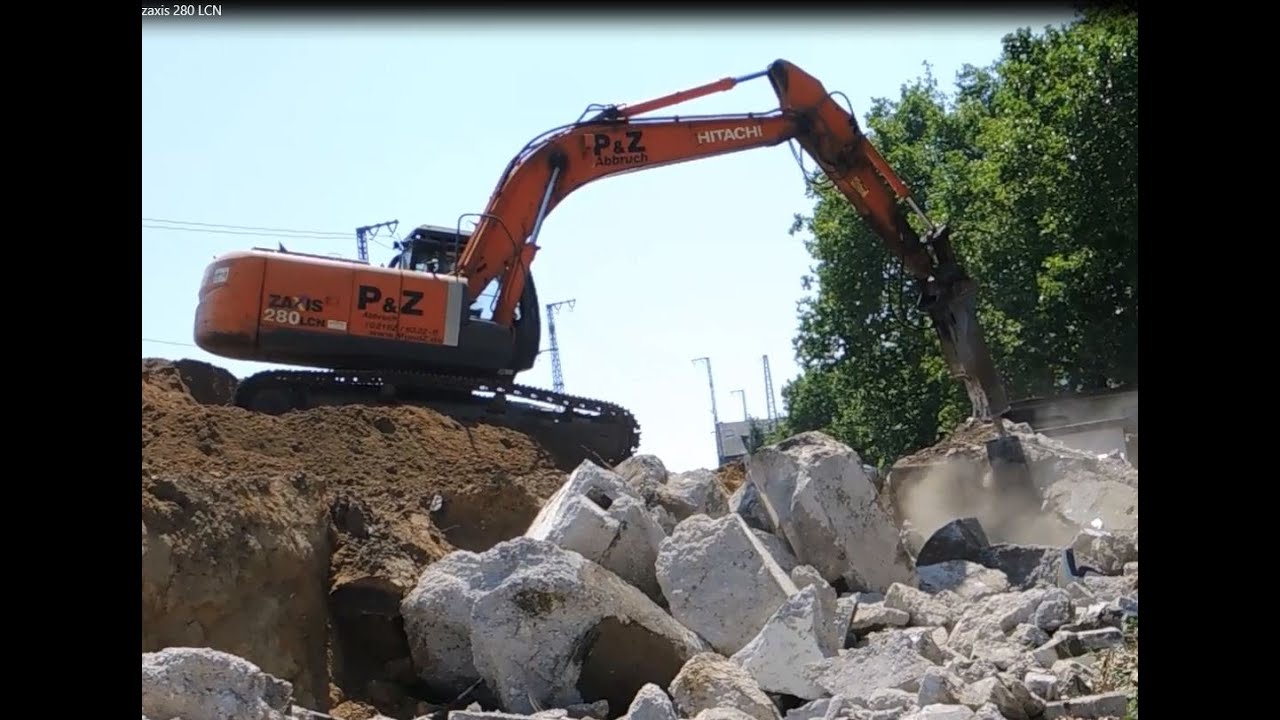 Bagger Zaxis 280 LCN Abriss Reste der alten Frittenbude am HBF ...