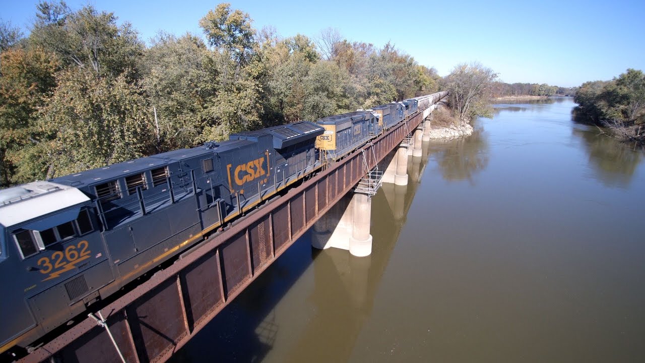 Washout Bridge along the White River on the CSX CE&D sub - YouTube