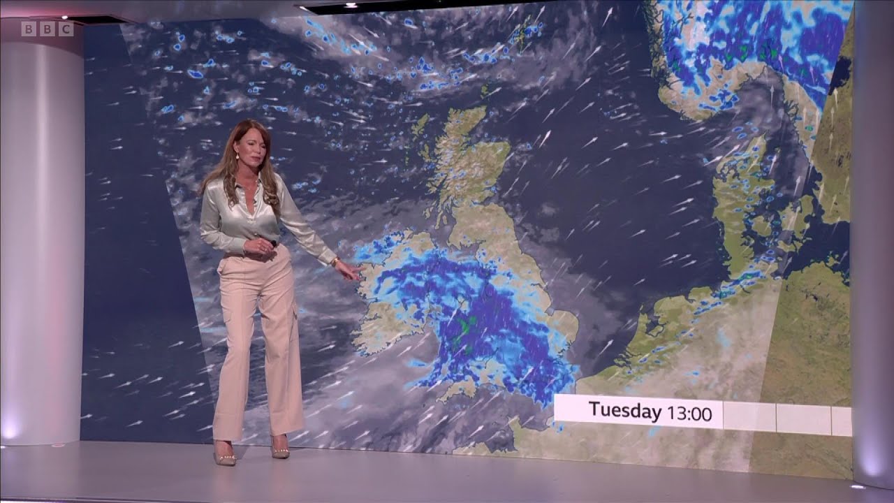 Elizabeth Rizzini - Satin Blouse BBC Weather 26May2025 - YouTube