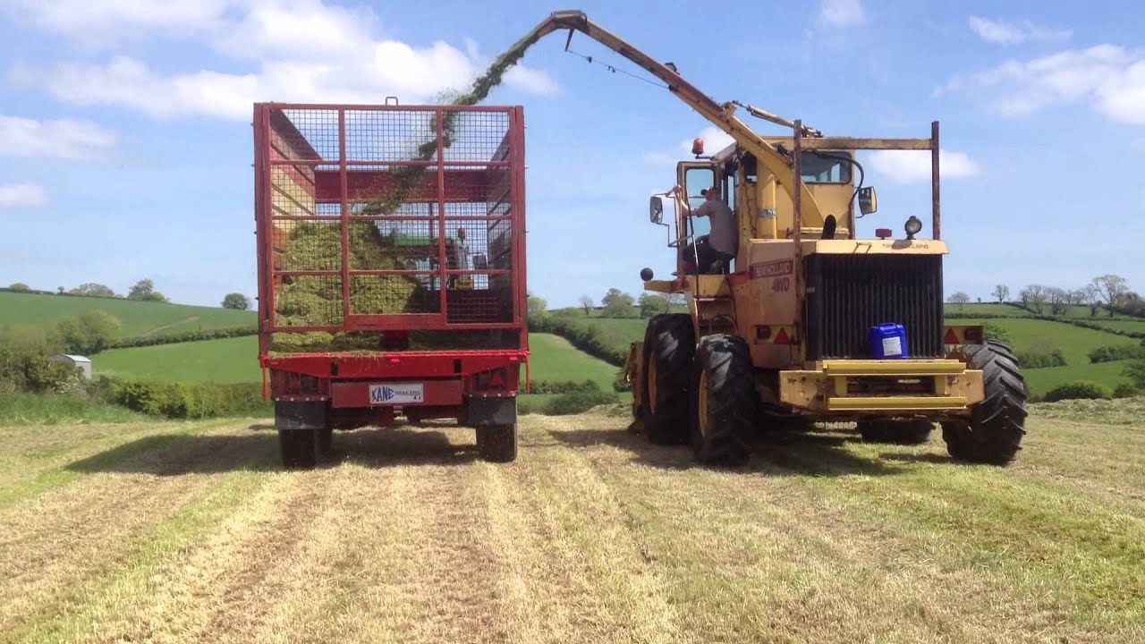 Newholland 2205 sheepbridge Newry - YouTube