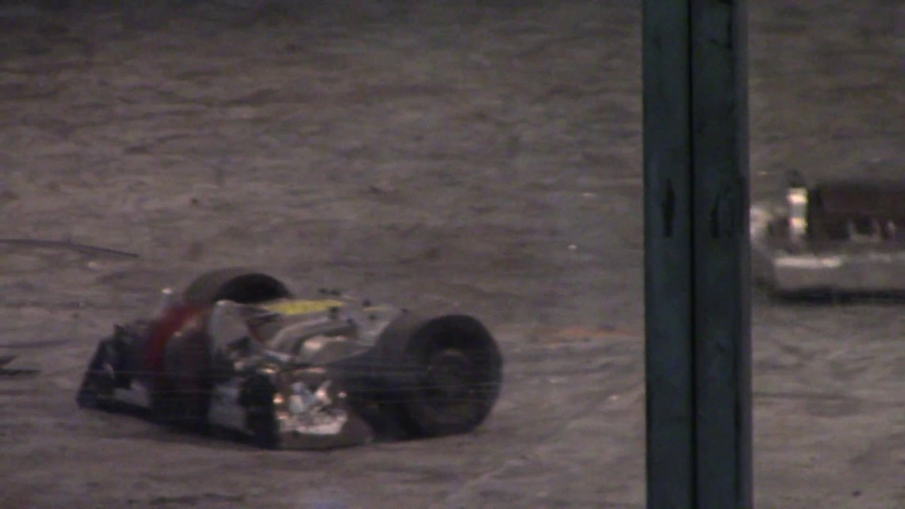 Unmakerbot vs Federal MT (1st Fight)- RoboGames 2017 - YouTube