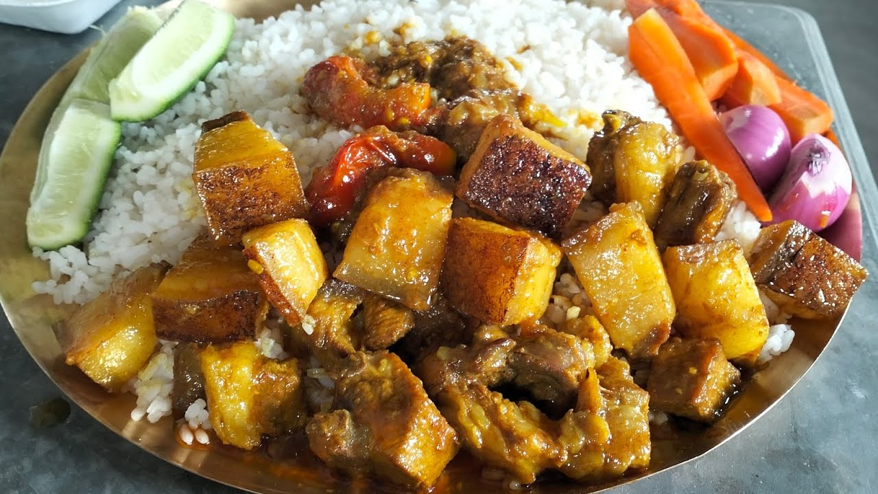 gajor slat piyas with pork and rice eating - YouTube