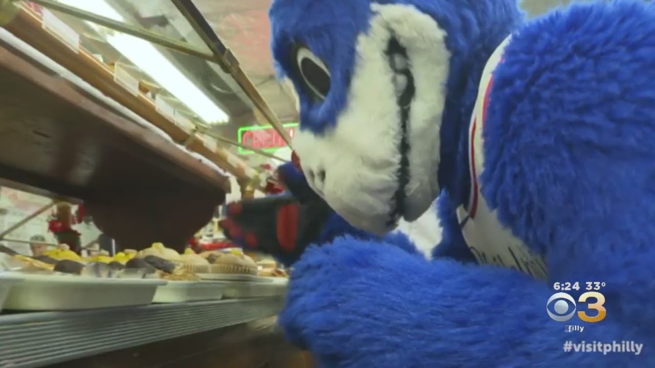 Philadelphia Sports Mascots Help Spread Holiday Cheer Around City - YouTube