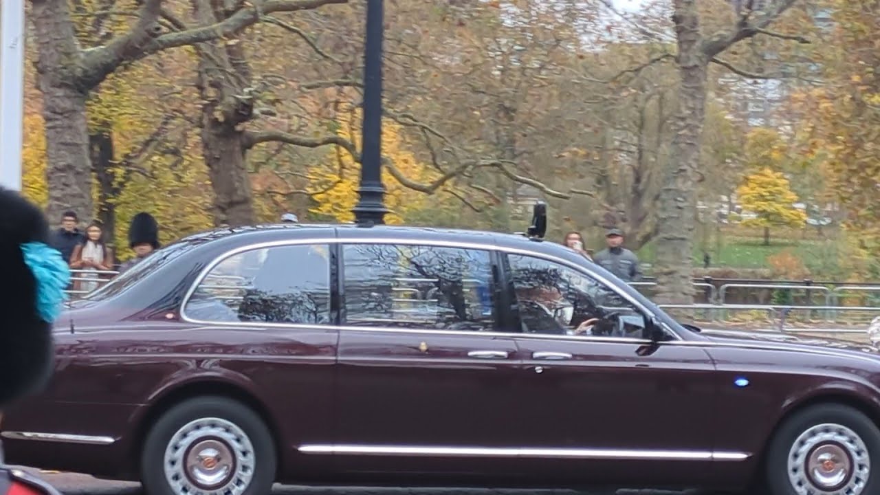 King Charles Vehicle Heads To The Palace - YouTube