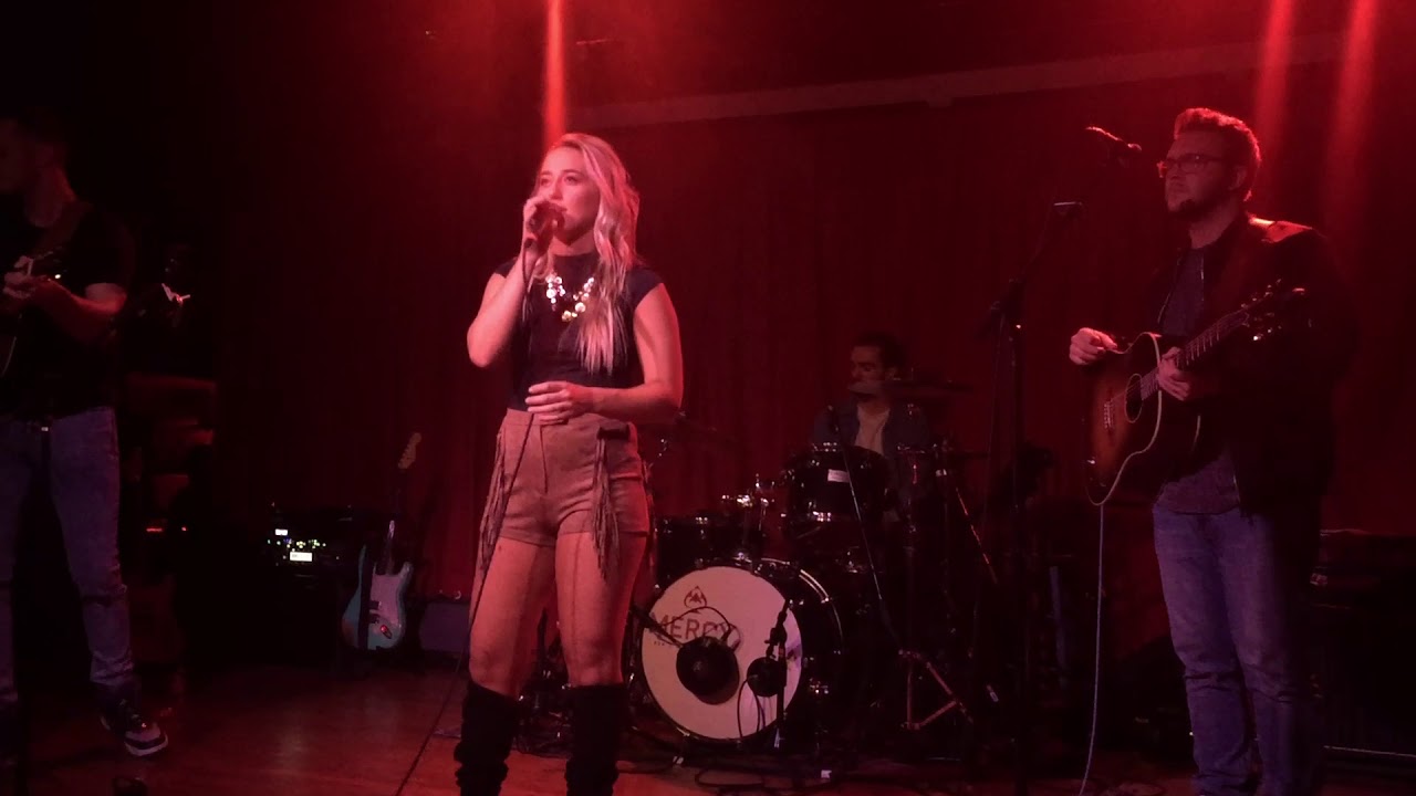 “Strangers” Ashley Cooke Live at Mercy Lounge 2019 - YouTube