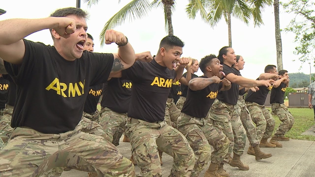 Schofield Barracks hosts Rainbow Warrior football squad - YouTube