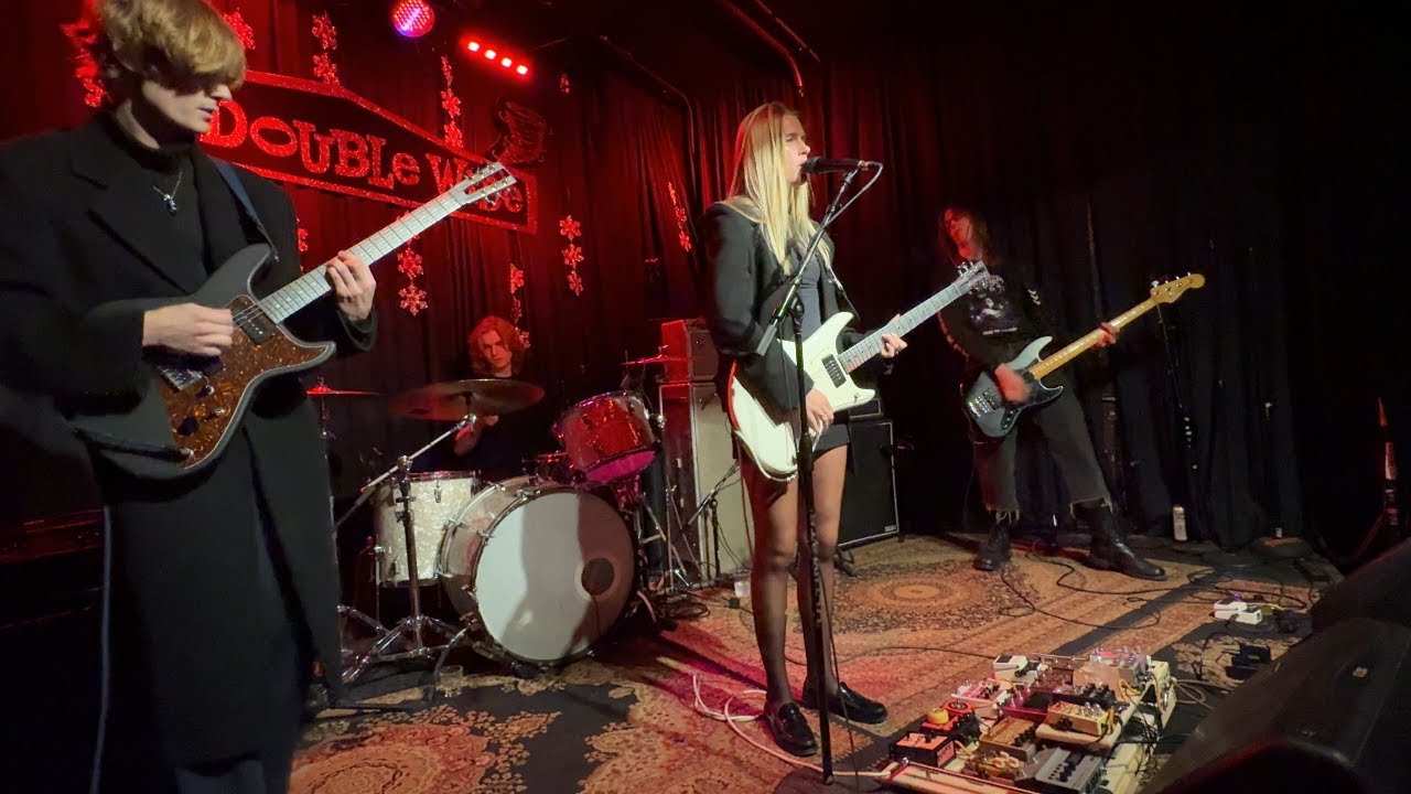 Daydream Twins - Live at Double Wide Bar, Deep Ellum, Dallas, TX 12/19 ...