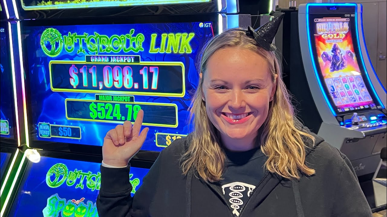 Celebrating Halloween with a Spooky Slot machine!! - YouTube