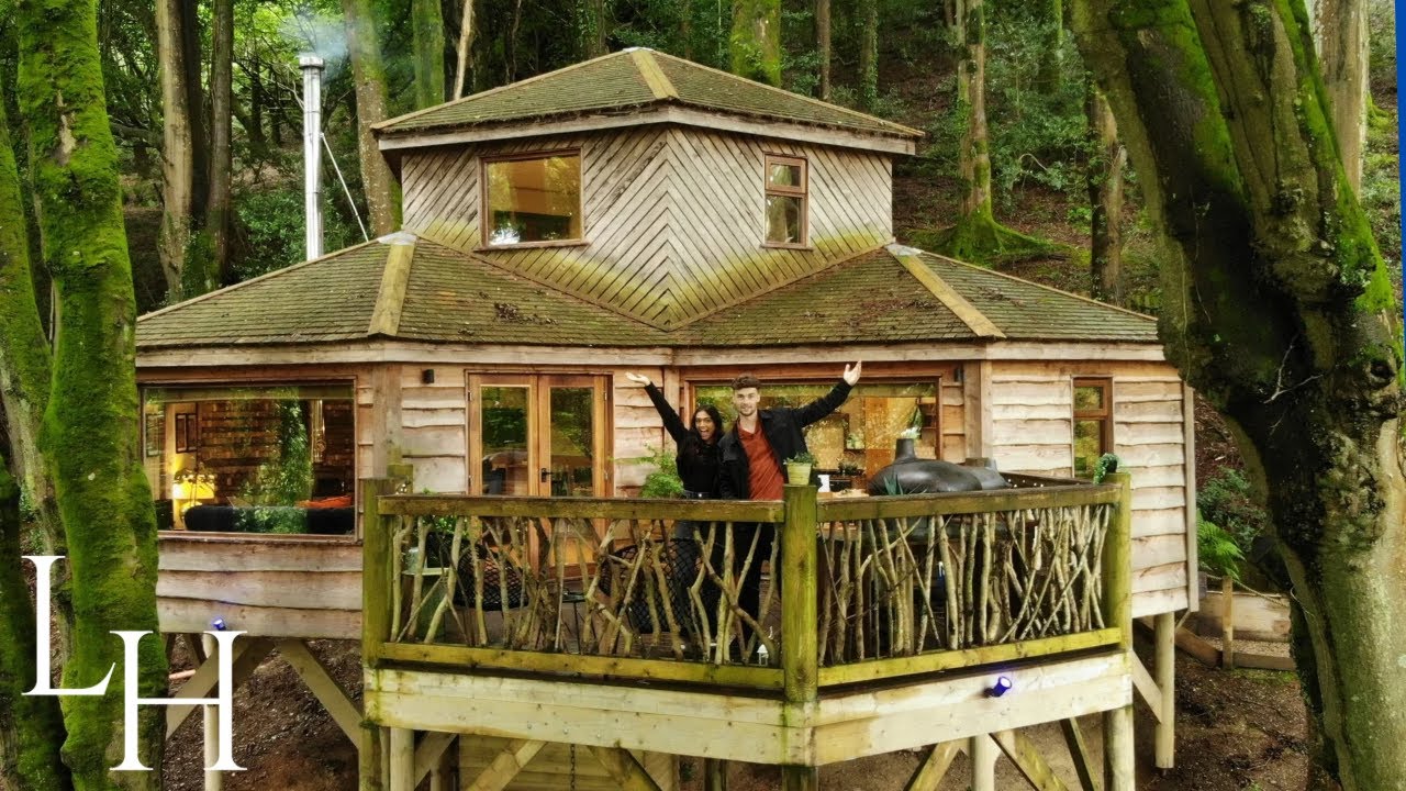 Is this the UK's Best Treehouse? Full Tour - YouTube