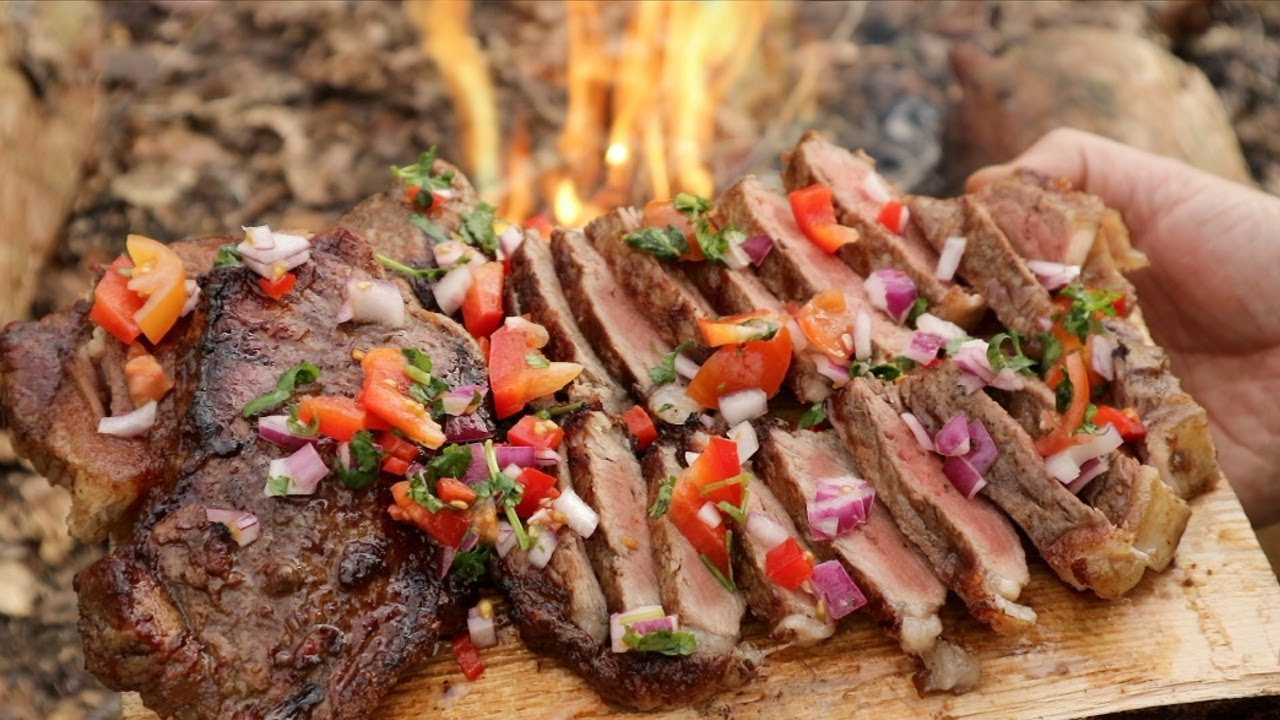 Jacks Creek Sirloin Steaks on a Campfire - YouTube
