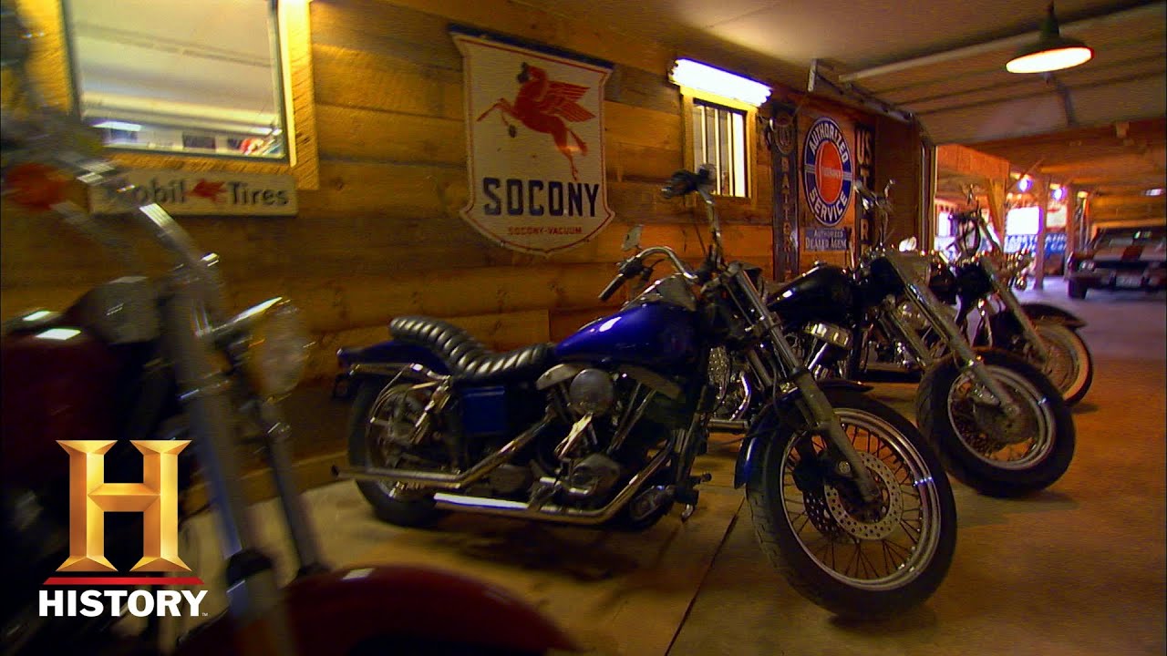 American Pickers: Harley Honey Hole in a Huge Barn (Season 5) | History ...