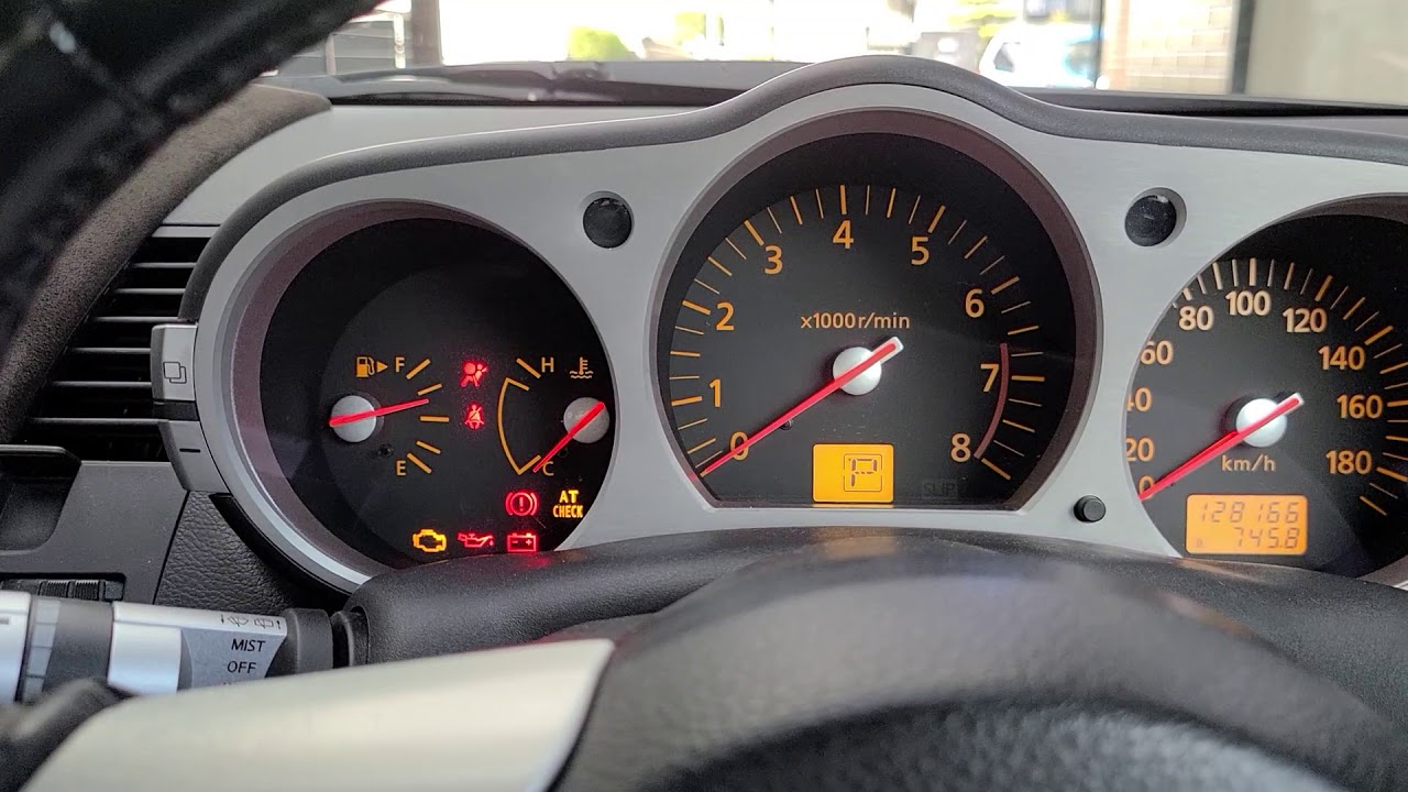 Z33 start up - YouTube