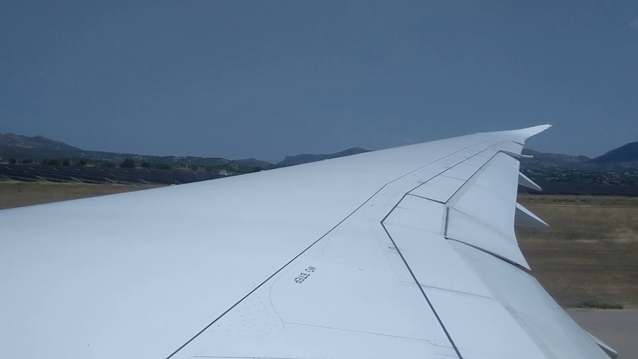 Boeing 777 Takeoff: Wing Deflection - YouTube