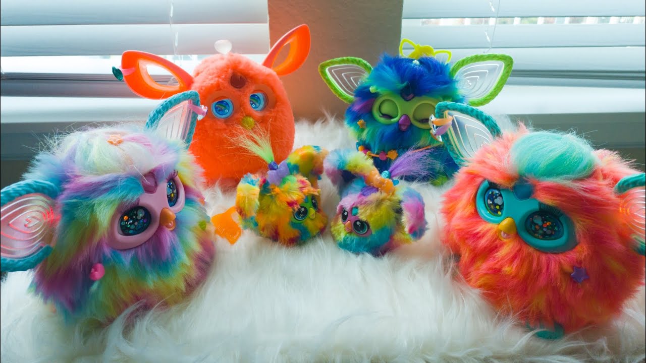 Furdar Furby, chatting and singing noise - YouTube