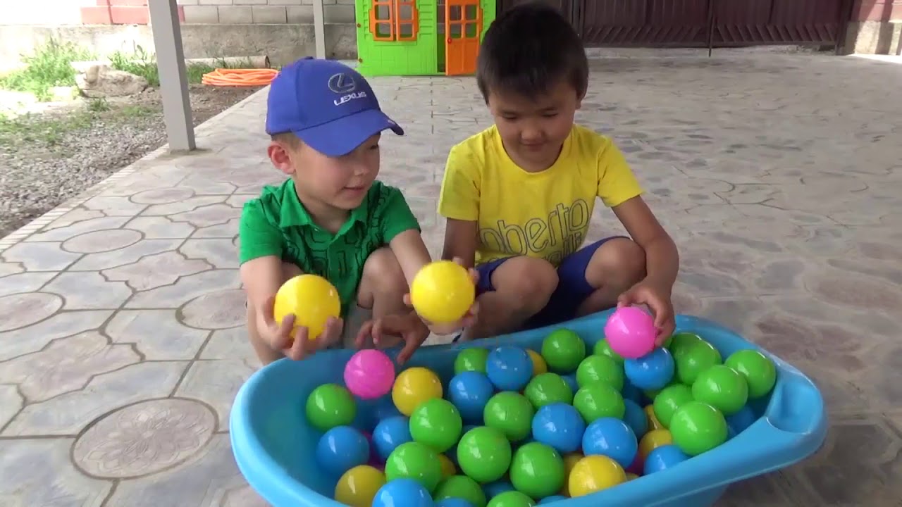 Learn Colors With Balls Finger Family song Play With Me - YouTube
