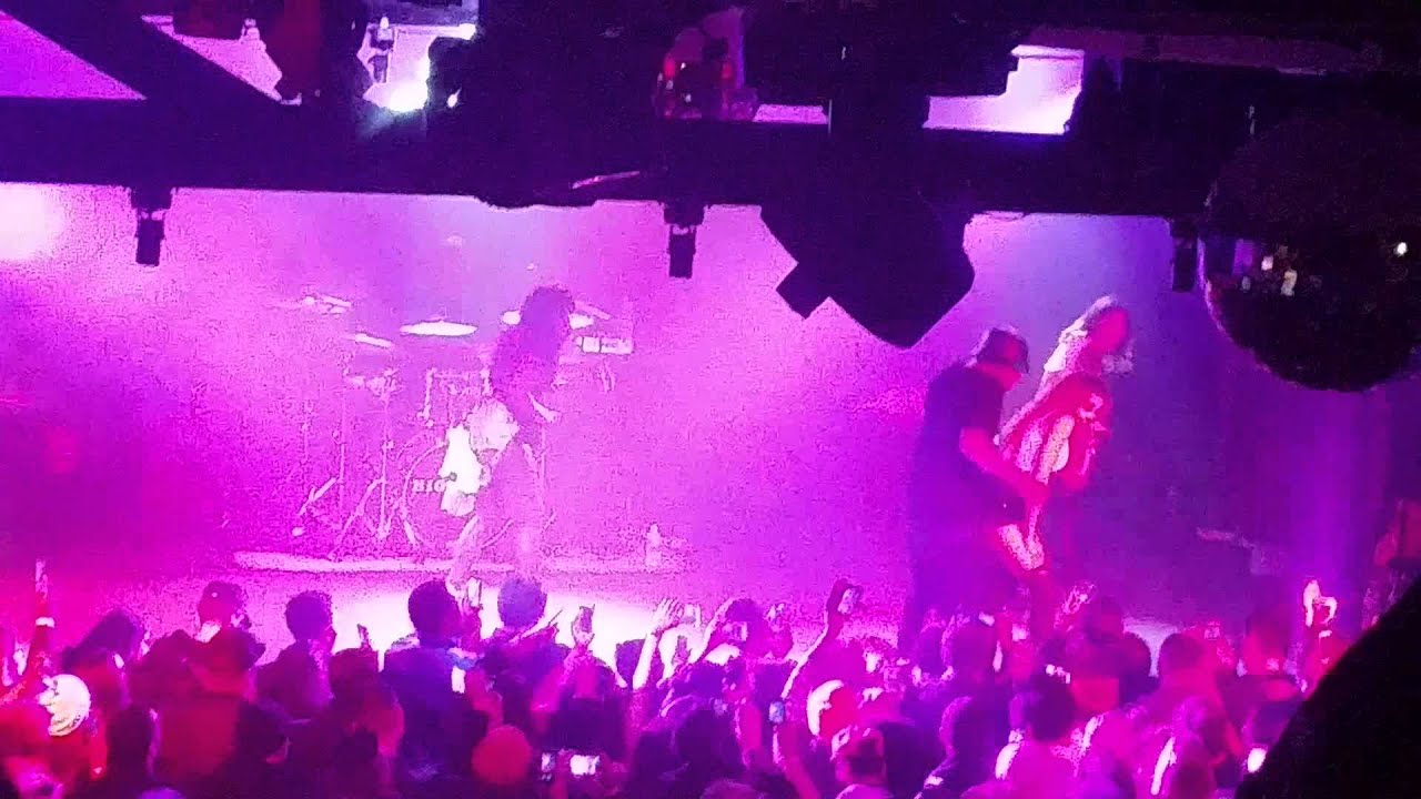 Tinashe 2 on live - YouTube