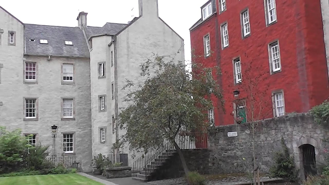 Chessel's Court, Historic Edinburgh Tours - YouTube