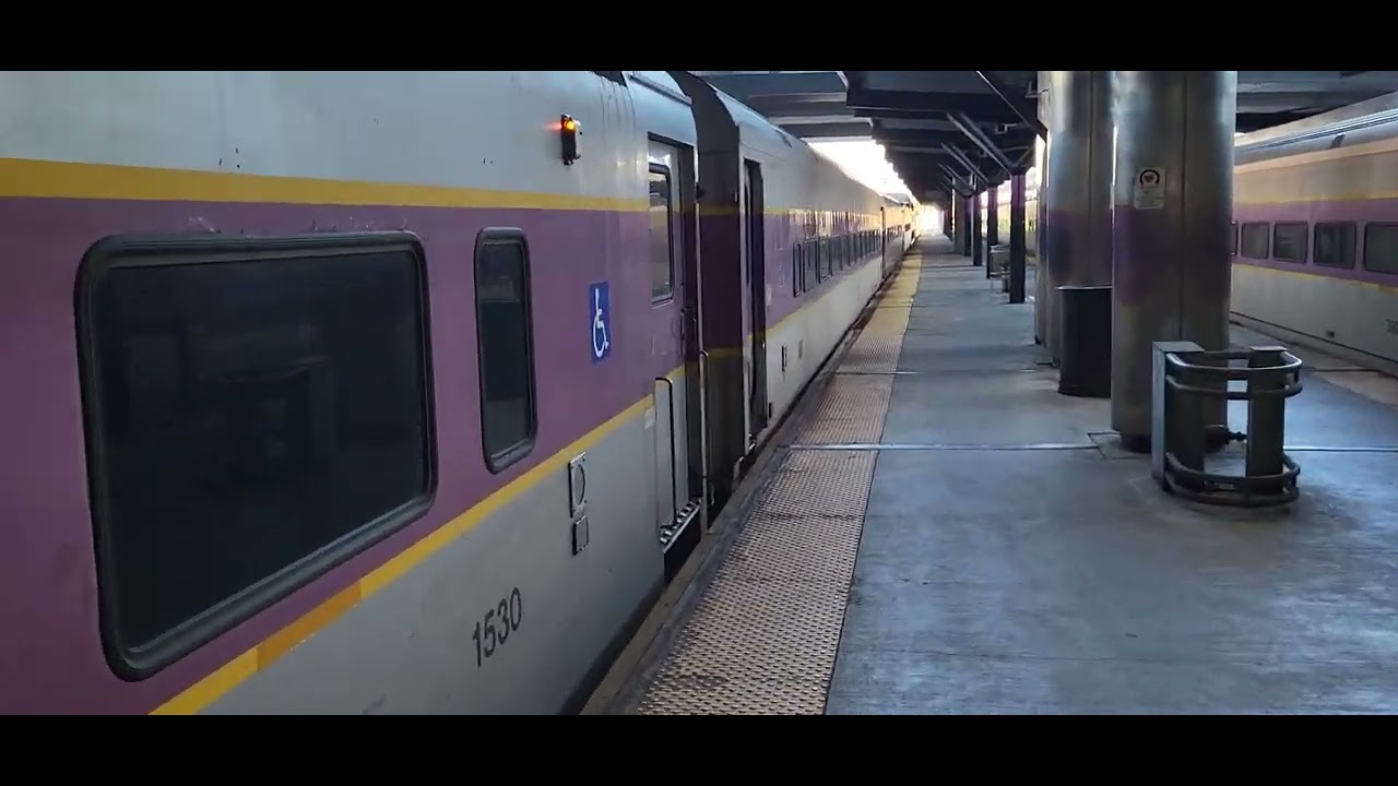 MASSDOT MBB Cab Car #1530 @ North Station - YouTube