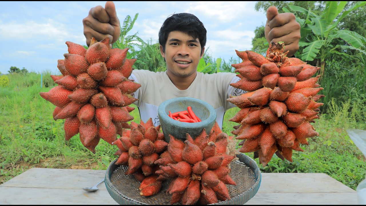 wow yummy Mouth Watering - Snake Fruit spicy salt peppers were ...