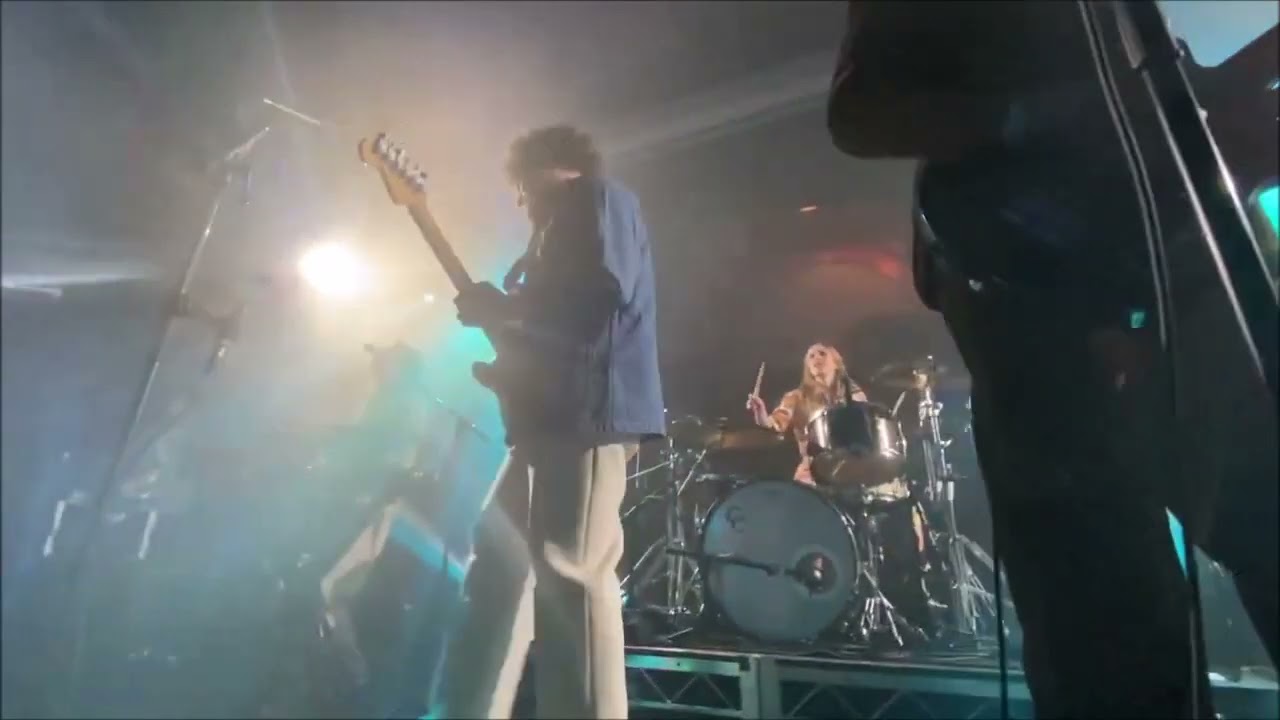 Metronomy - The Bay - Live in the Lodge Room - Los Angeles - 2022 - YouTube