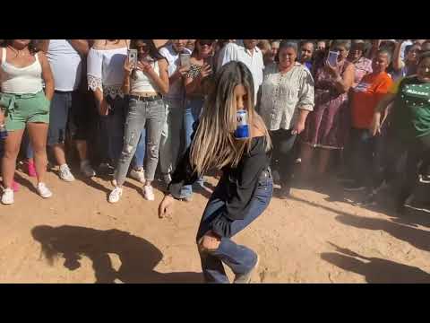 ¡ASI SE BAILA EN SONORA!CHICA BAILANDO EL MAZO