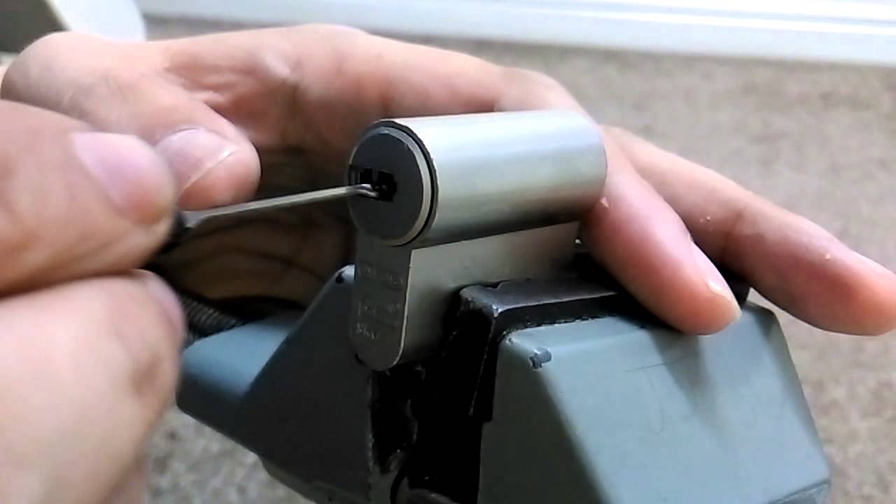 Lockpicking abus skg ** dimple lock from v.d.e. - YouTube