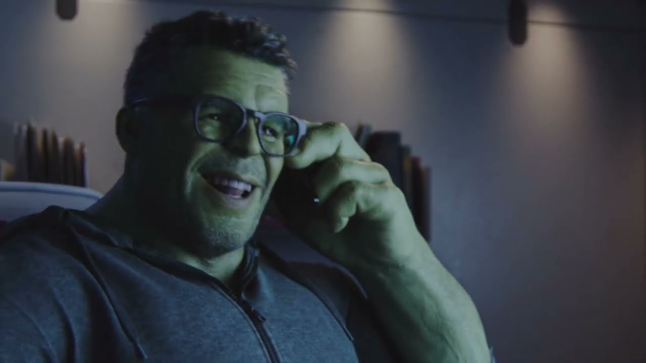 Hulk is in Agents of shield aircraft "Zephyr One" - YouTube