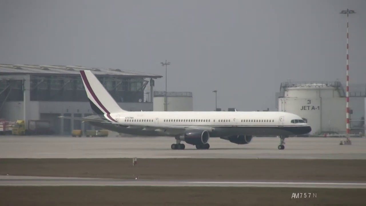 Boeing 757 Mid East Jet N757MA - YouTube
