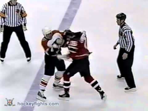 Jamie Langenbrunner vs Jeremy Roenick Dec 2, 2002 - YouTube