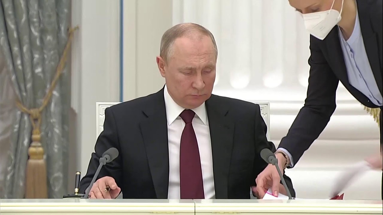 Russian President Putin delivers address on State TV - YouTube