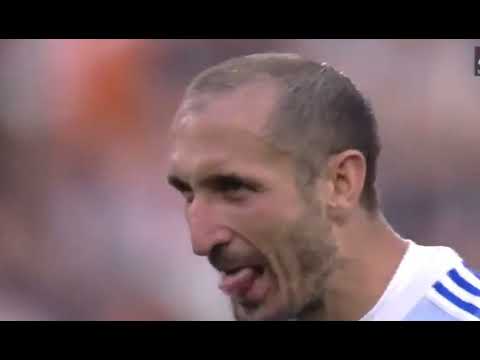 Chiellini dil şov