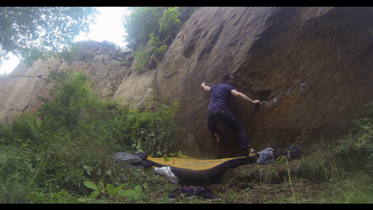 [07] Anglezarke Quarry - Go Left (Sit) - 6C+ - YouTube
