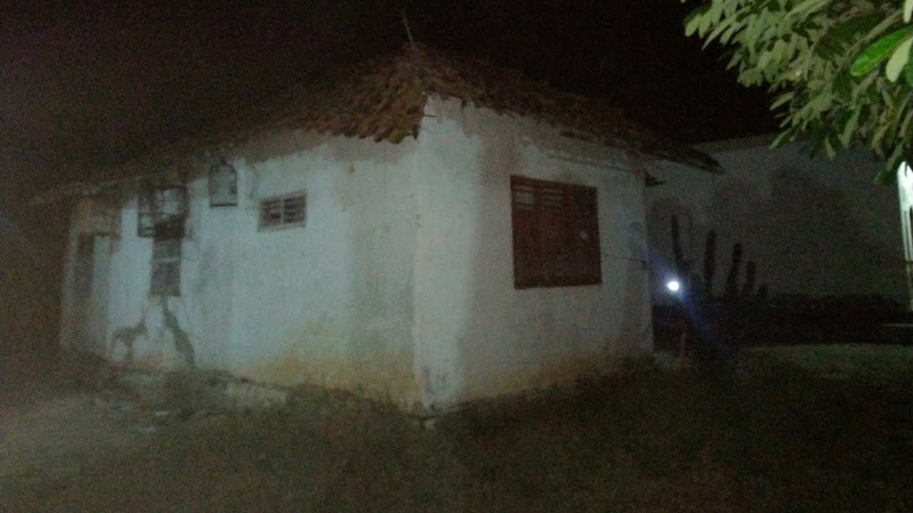 RUMAH KOSONG YANG DI HUNI SOSOK POCONG DAN KUNTILANAK YANG MERESAHKAN ...