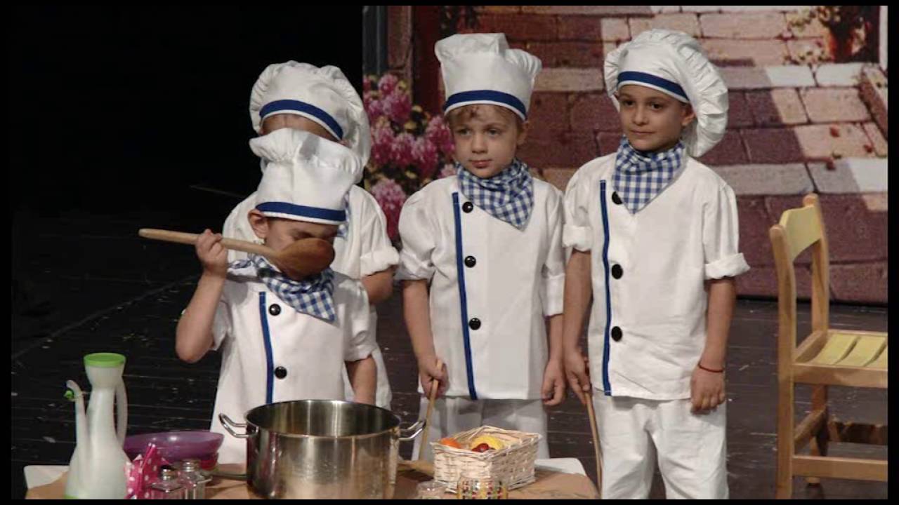 ΠΑΙΔΙΚΗ ΓΩΝΙΑ -ΛΑΜΙΑ -ΚΑΛΟΚΑΙΡΙΝΗ ΓΙΟΡΤΗ 2016 - YouTube