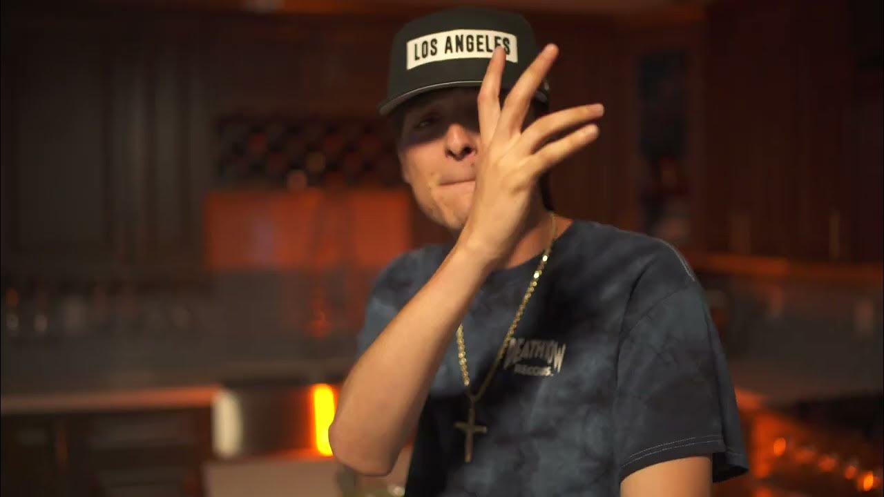 Peso Pluma - Por Las Noches (Video Oficial) - YouTube