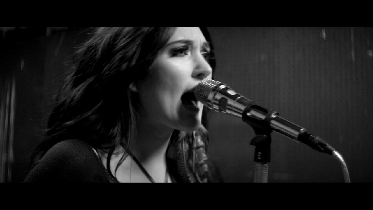 Aubrie Sellers - Sit Here And Cry (Official Music Video) - YouTube