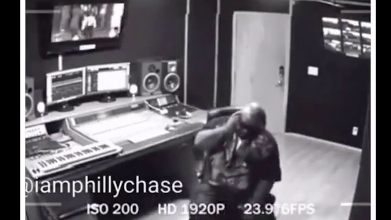 Damn! Cee Lo Green's Phone Explodes In His Face - YouTube