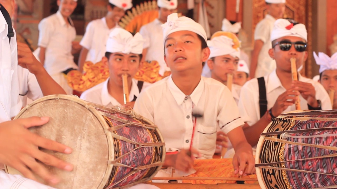 gong suling tradisional teky sejati peliatan ubud gianyar - YouTube