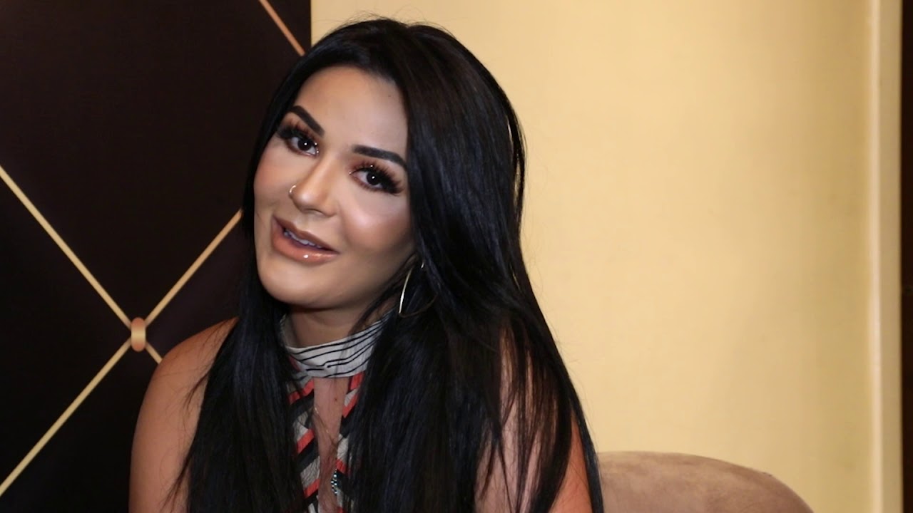 LAURA LIMA CONVERSA COM CARLA BORA - YouTube