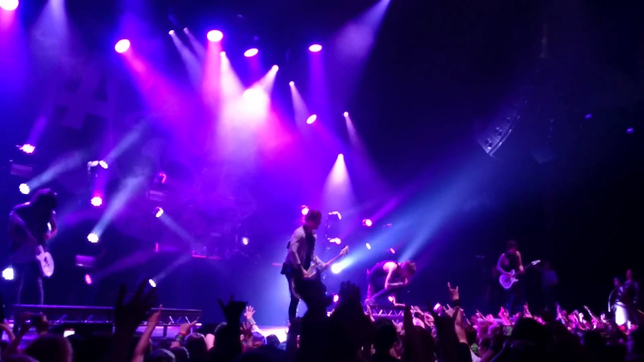 Asking Alexandria - The Final Episode - Live 2015 - YouTube