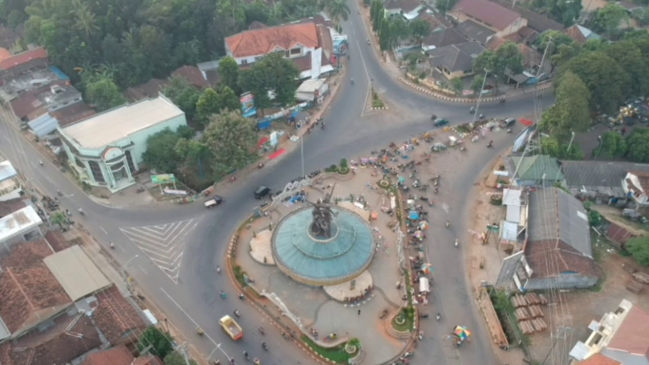 Ngabuburit di bunderan ngabul jepara. - YouTube