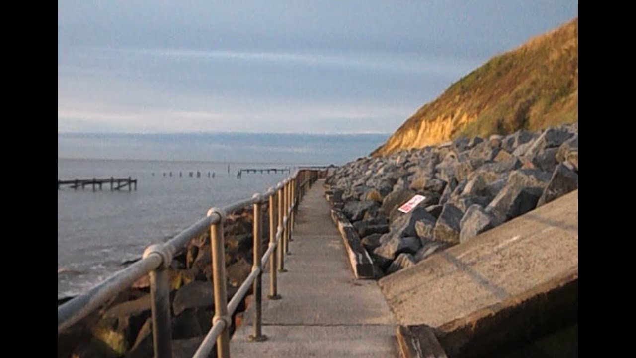 Corton Promenade, Baker's Score to Cliff House - YouTube