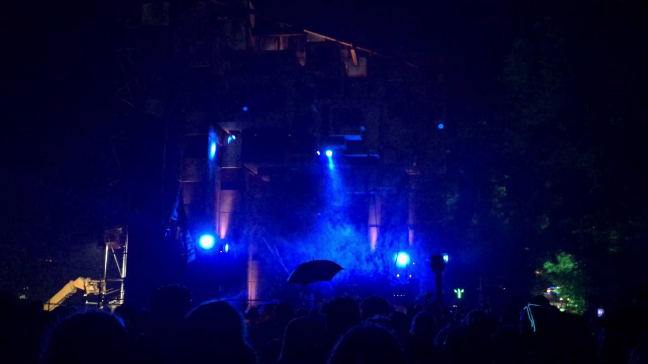 Glastonbury 2016 - Hot Chip, Prince Tribute 1 - YouTube