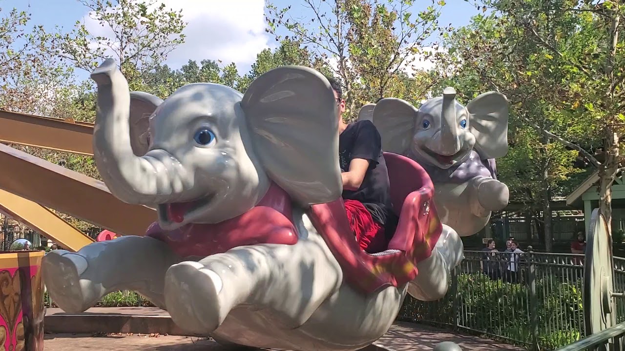 SILVER DOLLAR CITY'S ELEPHANT MARCH - YouTube