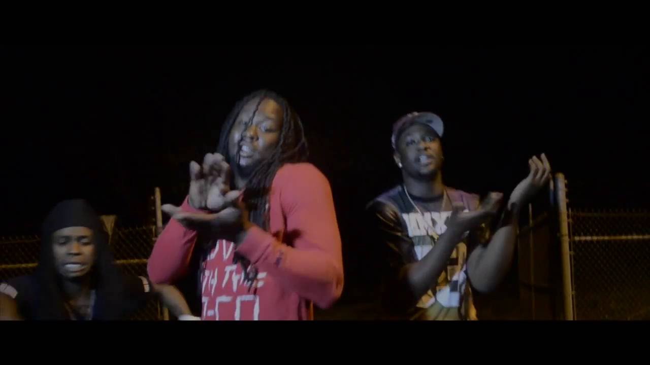 Bleezy Da Kidd -"Hardly Breathing" [Feat.Sir Shotta & Freaky Flash] |Dir| @staackz - YouTube