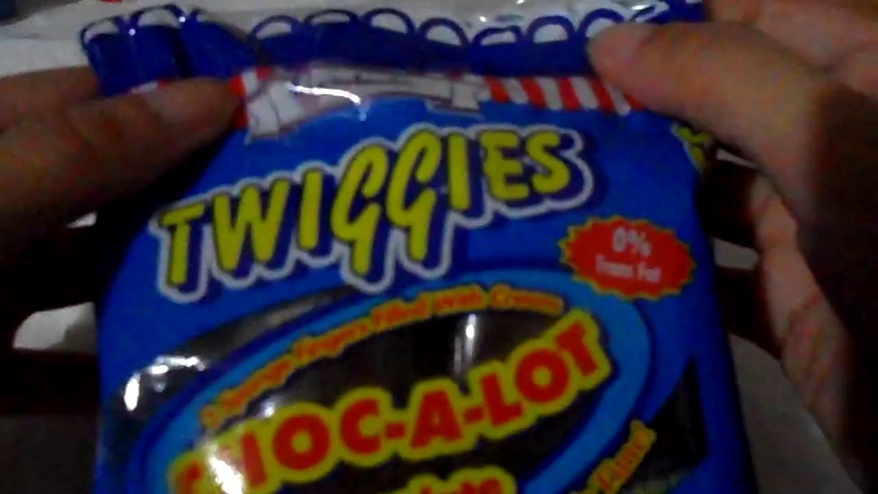 [ASMR] Eating Twiggies chocolate sponge cake - YouTube