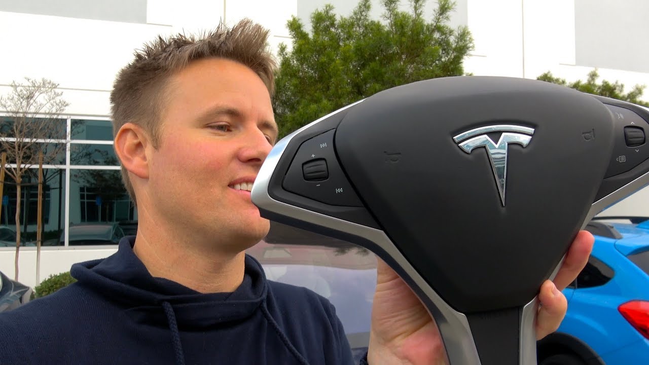 What's inside a Tesla Steering Wheel? - YouTube