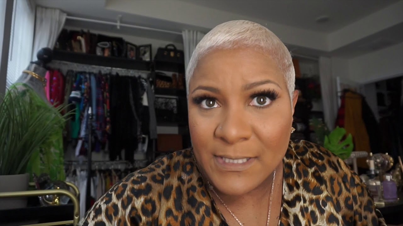 Style-Vember Day 15 Do You Have A Signature Look? - YouTube