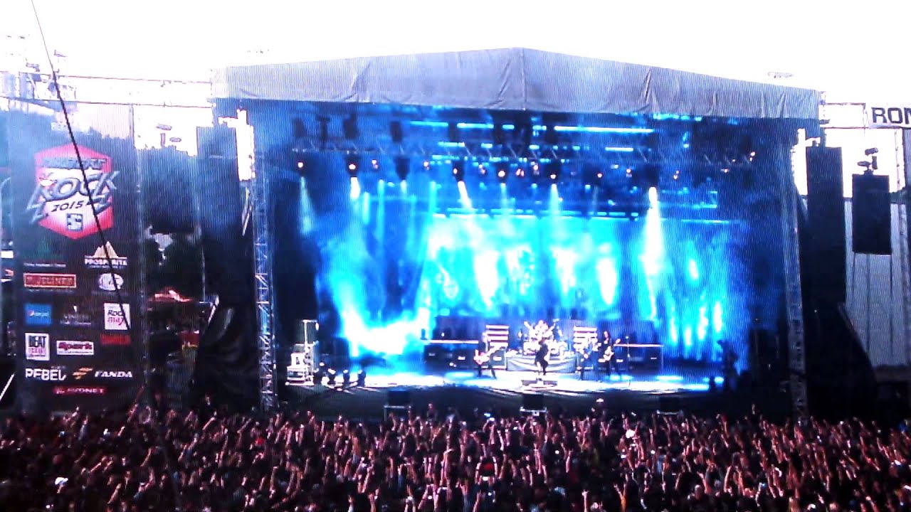 Hammerfall - Hector's Hymn [live @ Masters of Rock 2015] - YouTube
